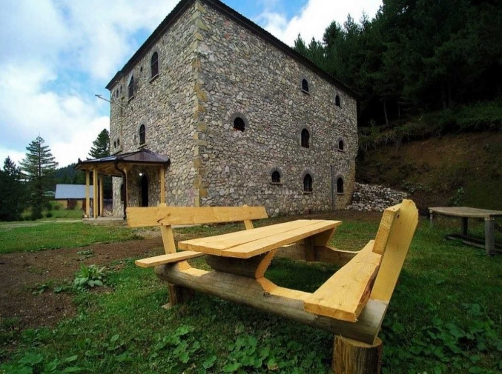 Kulla Guest House – ACCURSED MOUNTAINS